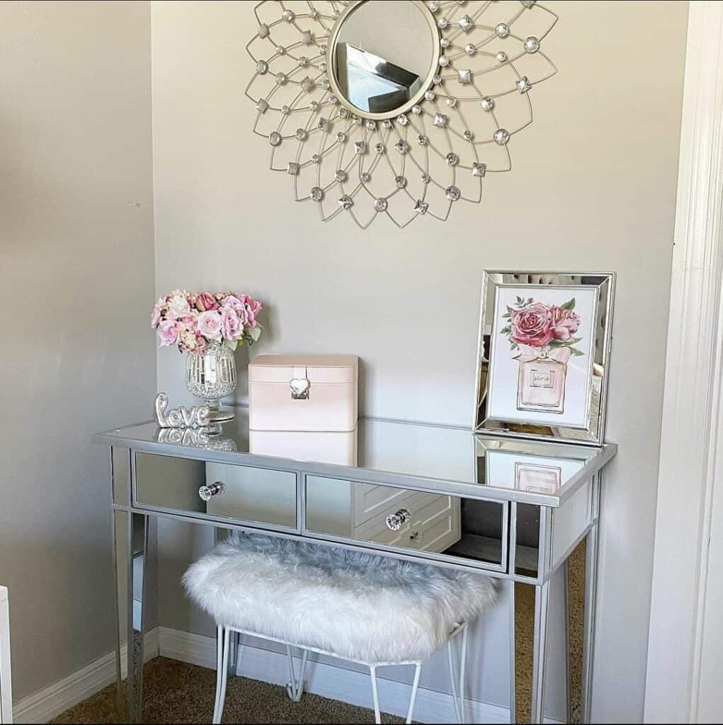 21 Fabulous Makeup Vanity Ideas To Help You Get The Right Look