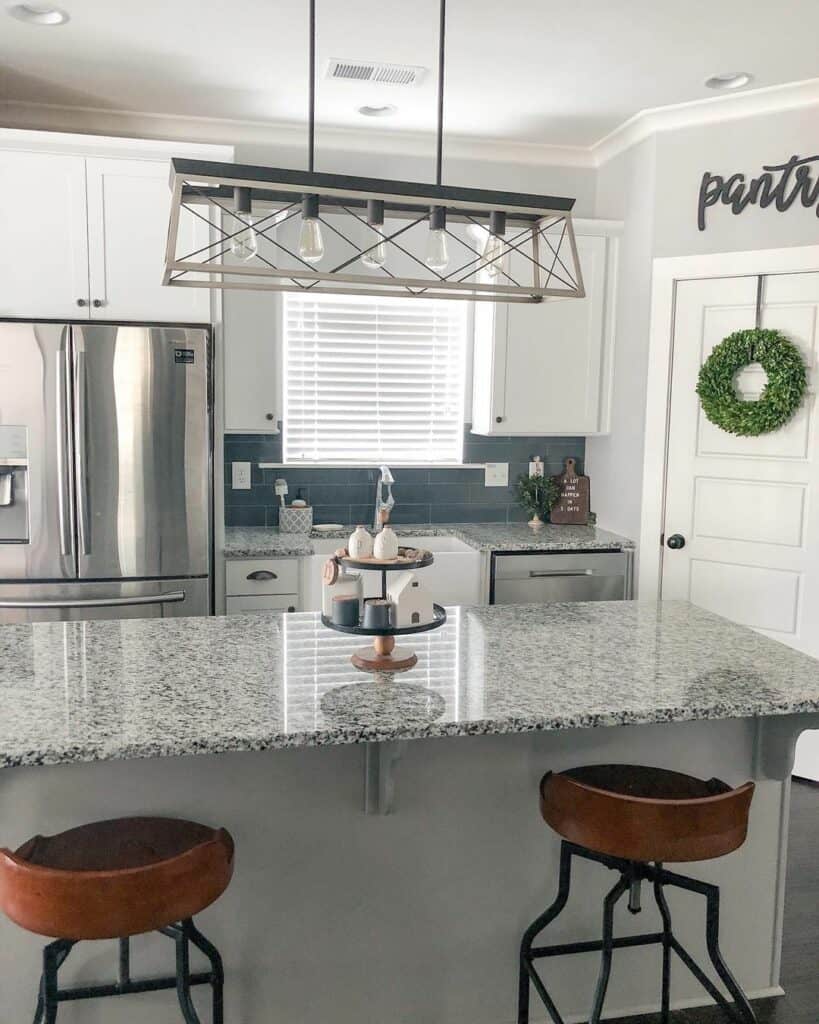 34 Farmhouse Kitchen Lighting Ideas to Spark Inspiration