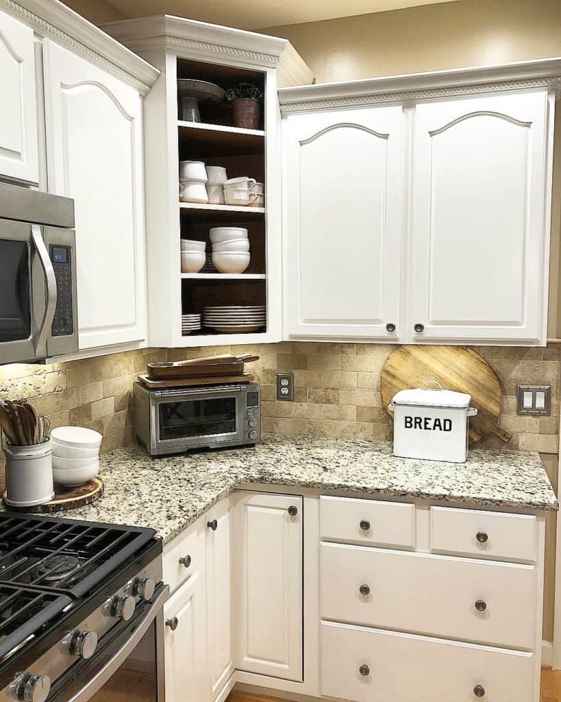 28 Corner Kitchen Cabinet Ideas and Layouts to Maximize Your Space