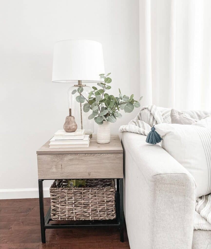 33 Simple and Stunning Ideas for Side Table Décor