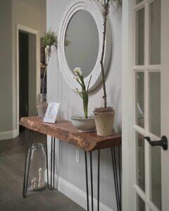30 Brilliant Entryway Table Ideas To Fancy Up Your Home