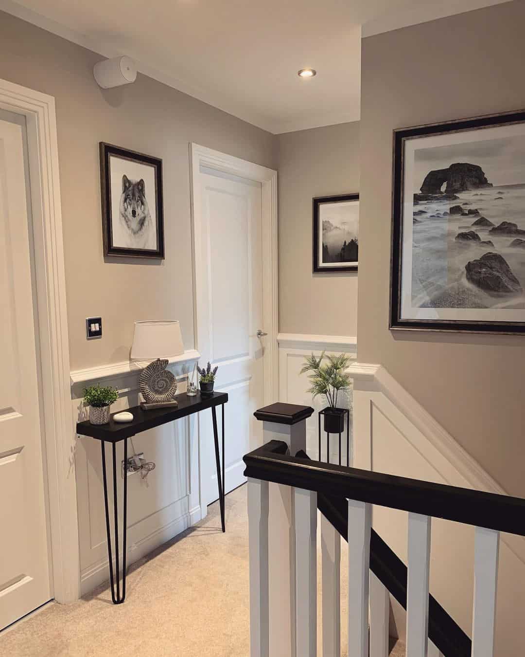 30 Exquisite Stairwell Décor Ideas to Upgrade Your Stairs