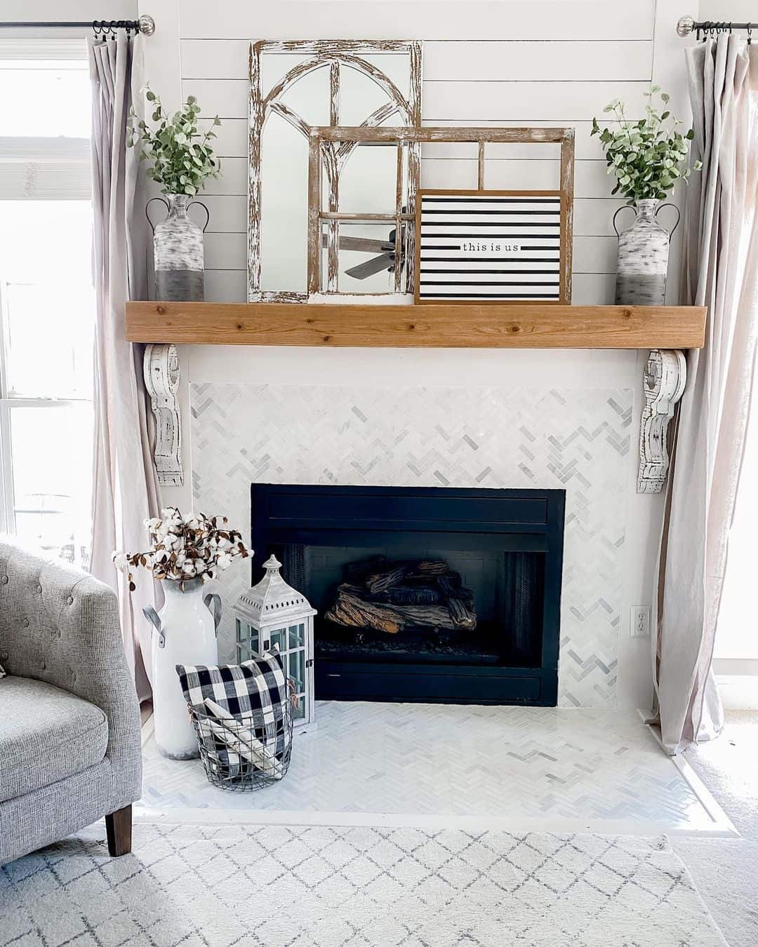 29 Summer Mantel Décor Ideas to Make Your Fireplace Blossom