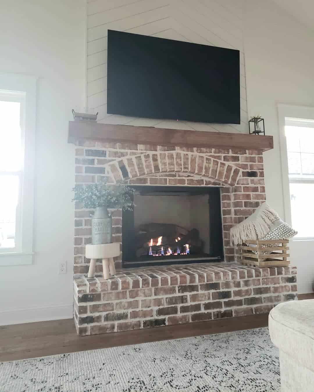 30 Timeless Wood Mantels for Brick Fireplace Designs