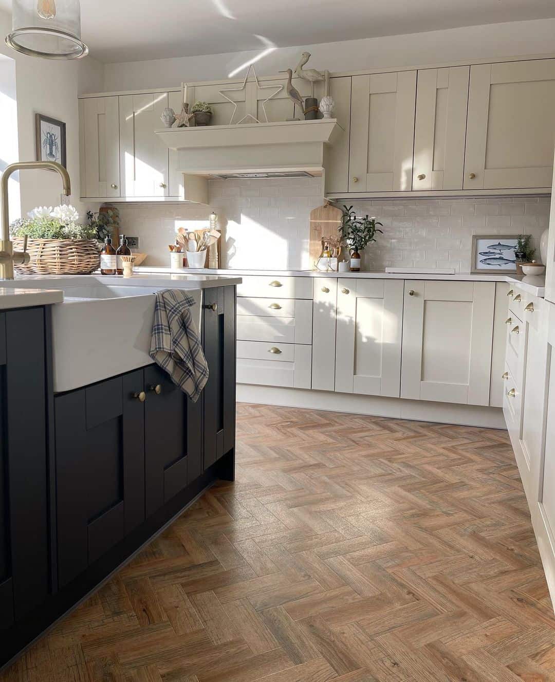 21 Herringbone Wood Floor Patterns for Your Next Project