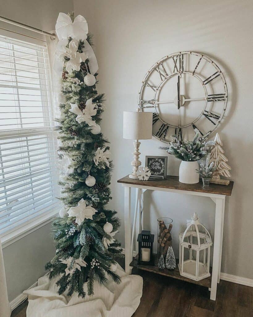 33 Slim Christmas Tree Decorating Ideas for Small Spaces