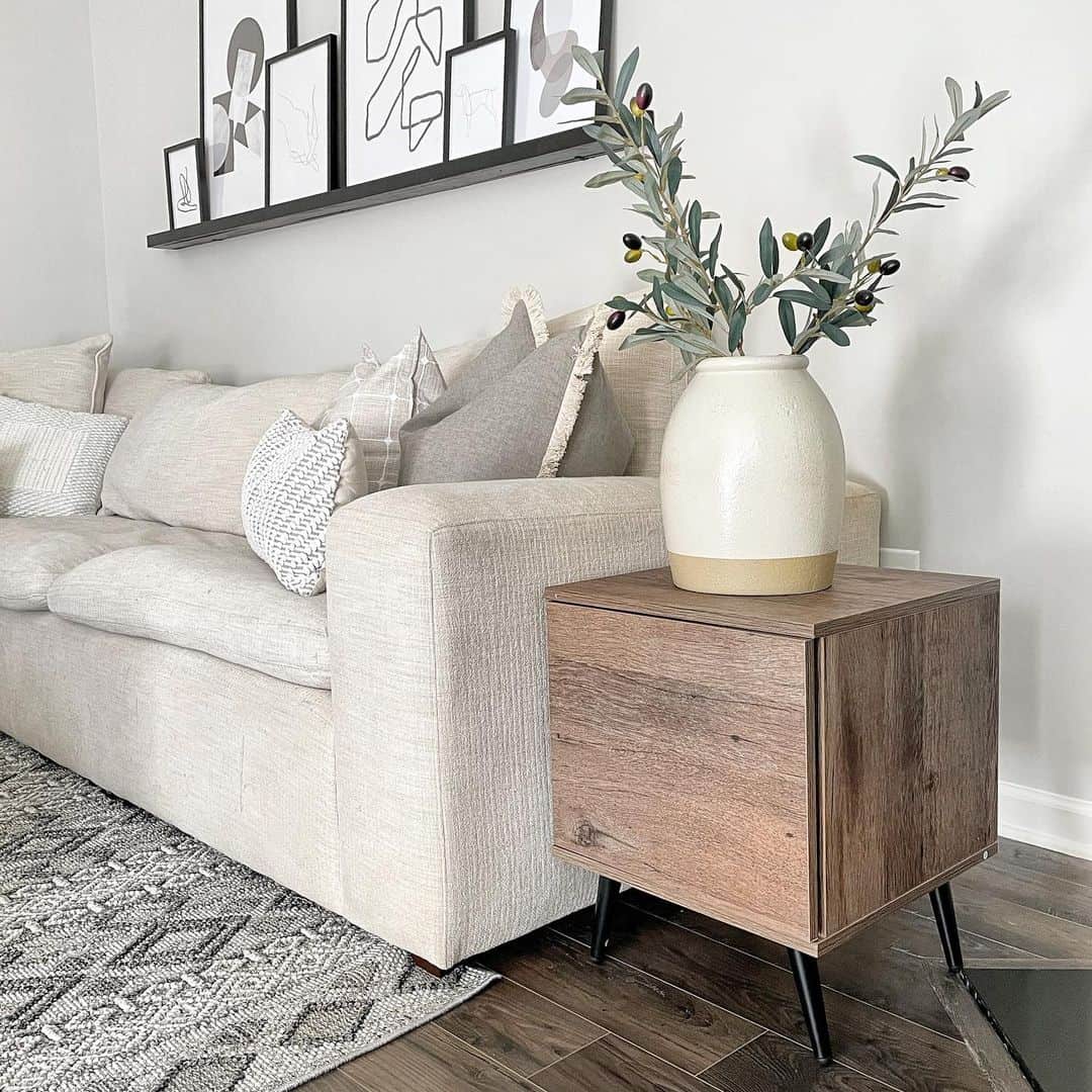 33 Simple and Stunning Ideas for Side Table Décor
