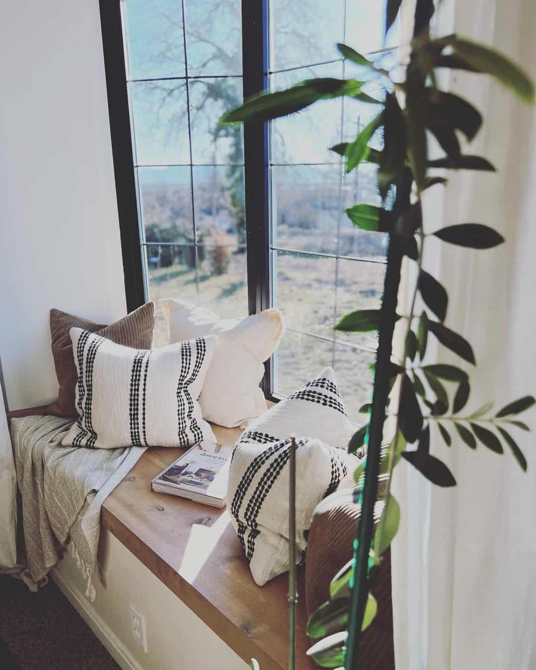 24 Window Nook Ideas to Create a Relaxing Space