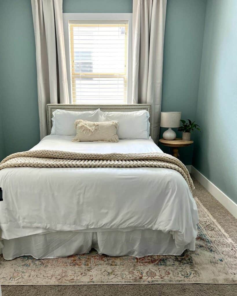 30 Inviting Small Guest Room Ideas