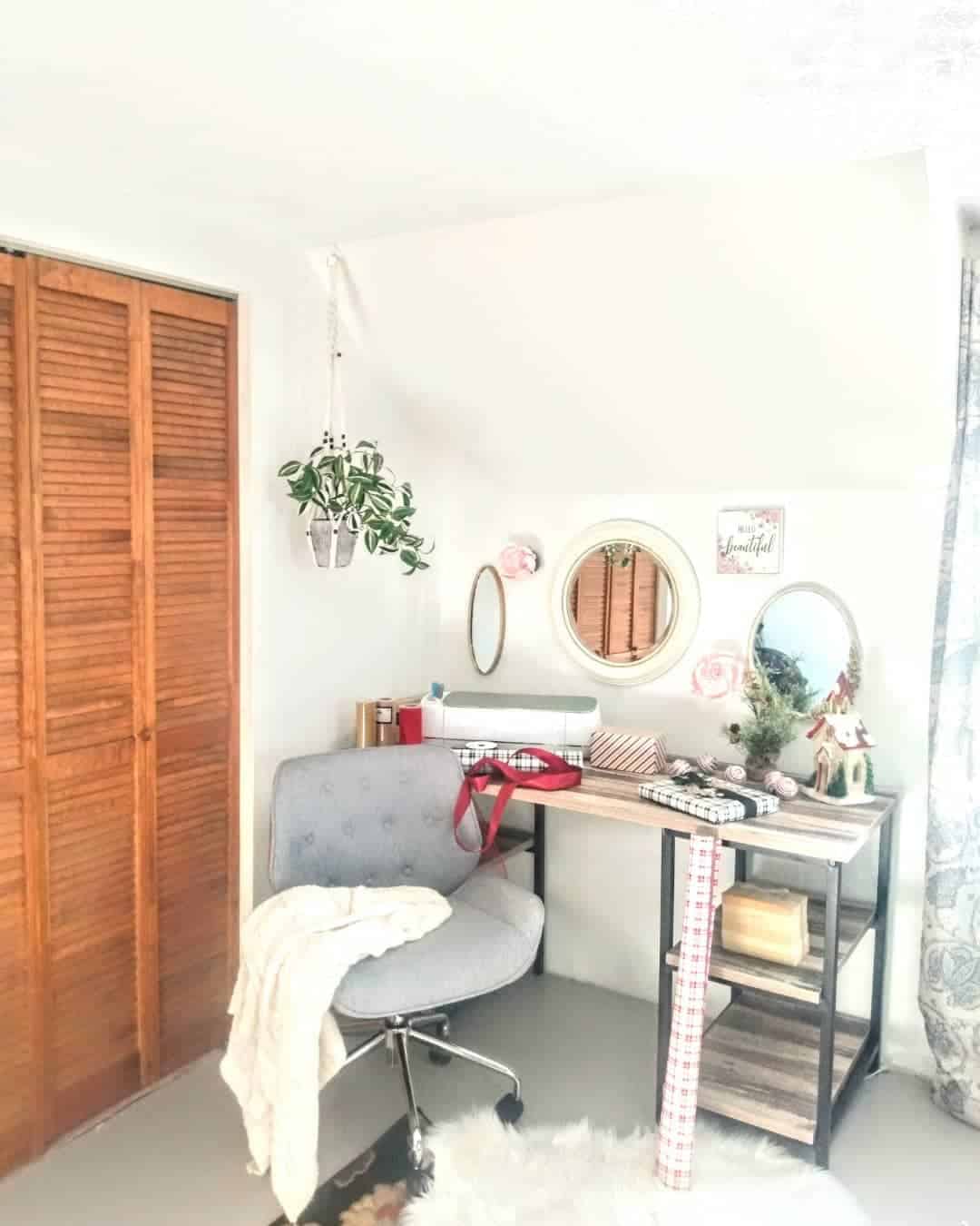 22 Small Office Décor Ideas to Optimize Unused Spaces