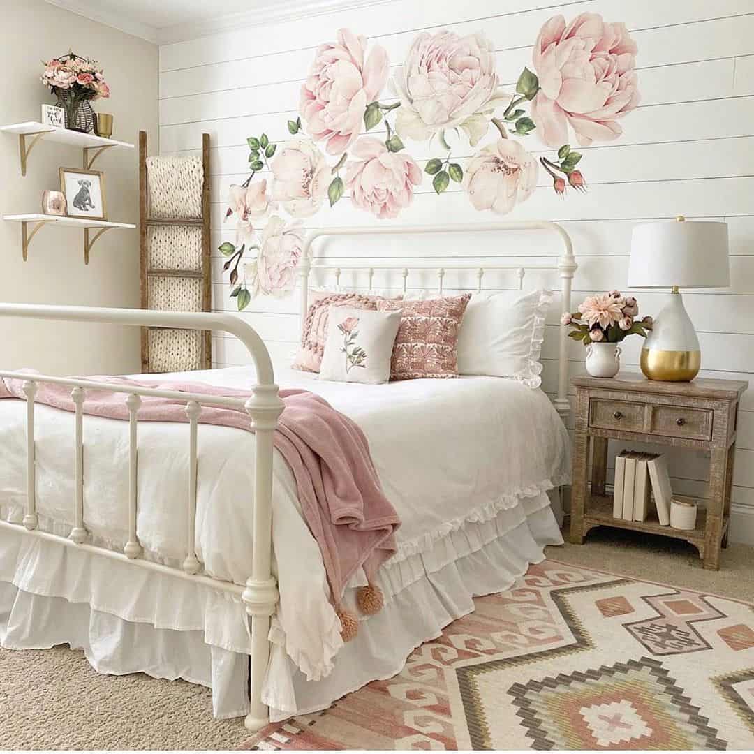 29 Elegant Grown-up Pink Bedroom Décor for Feminine Appeal