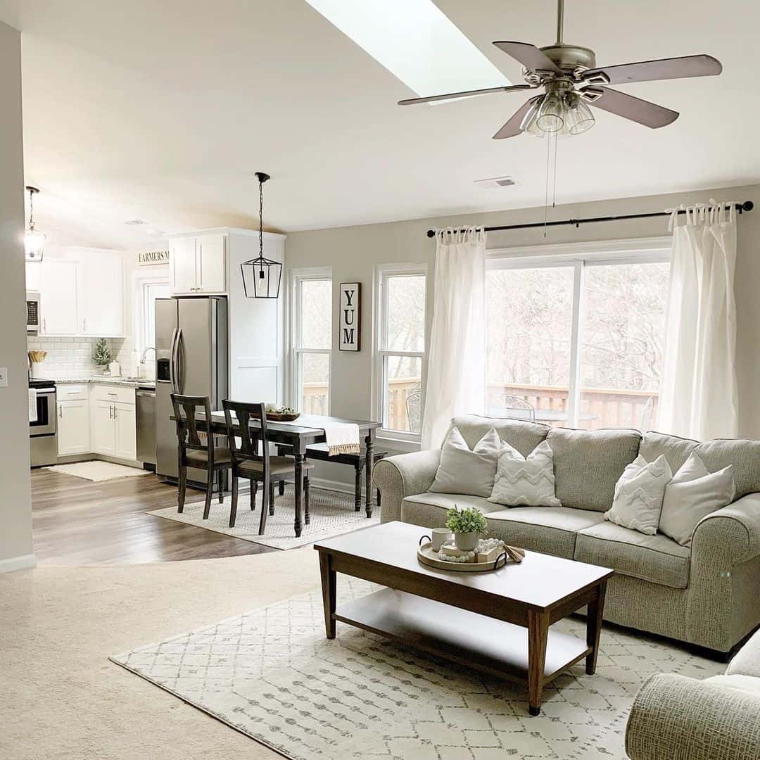 28 Ways to Upgrade Your Space Using Living Room Carpet Ideas