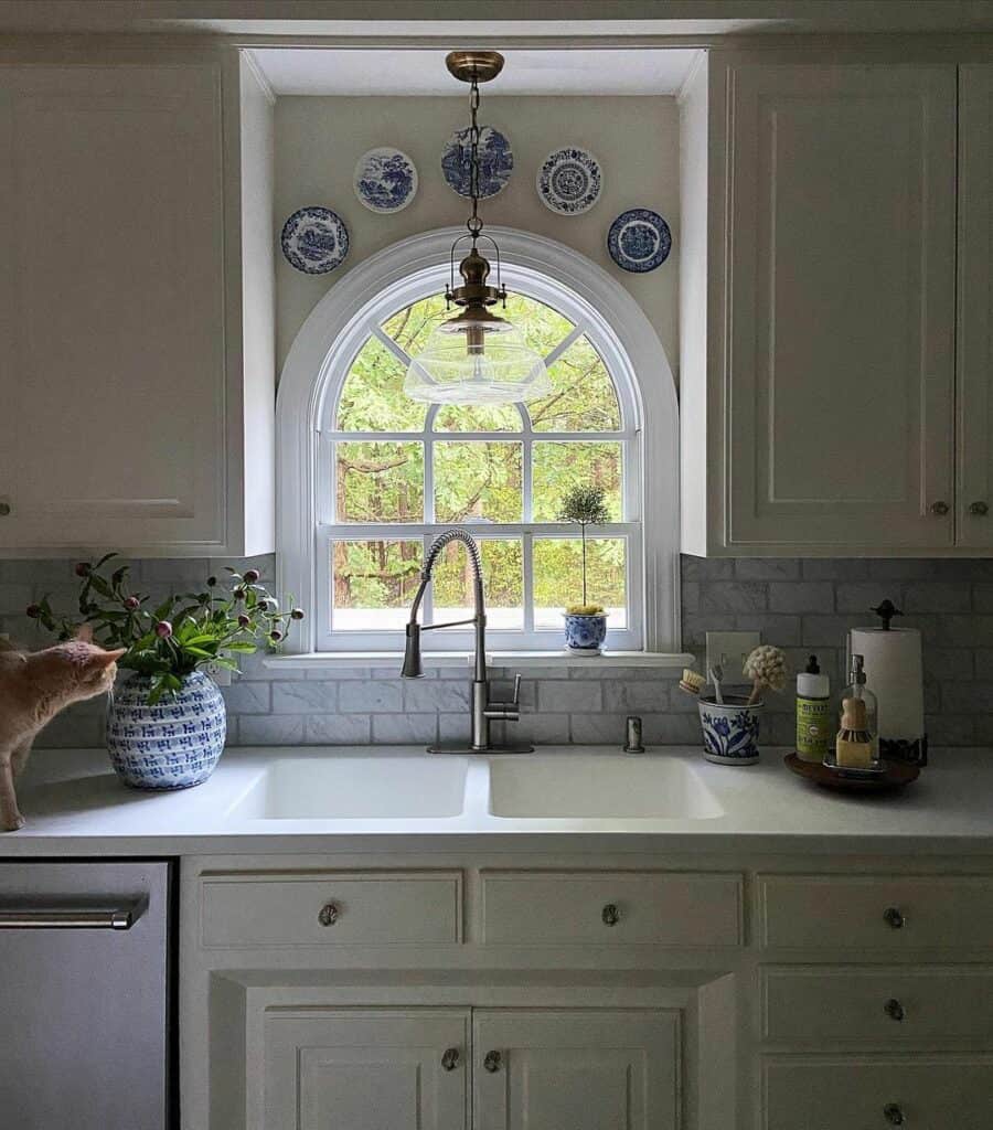 29 Kitchen Wall Décor Ideas That Will Liven Your Kitchen