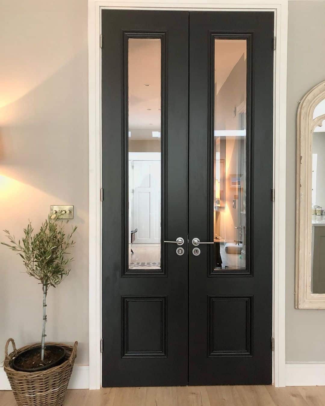 30 Bold Black Doors With White Trim Ideas For Your Neutral Home