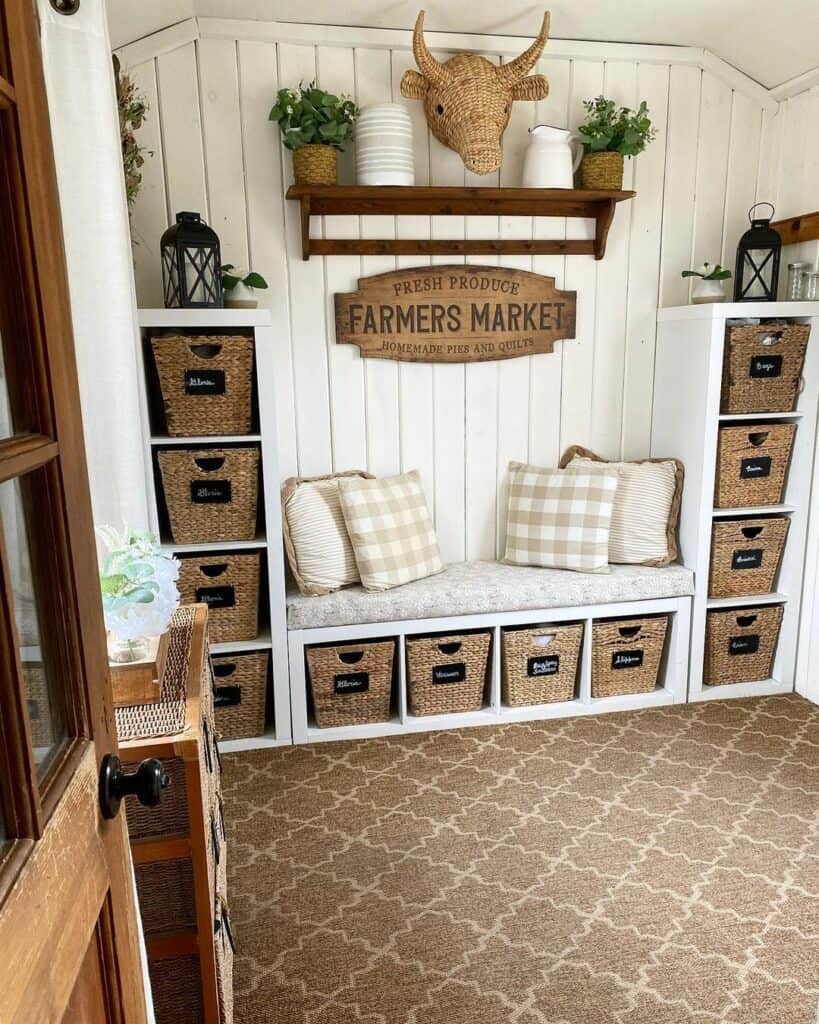 29 Mudroom Organization Ideas to Bring Order to Chaos