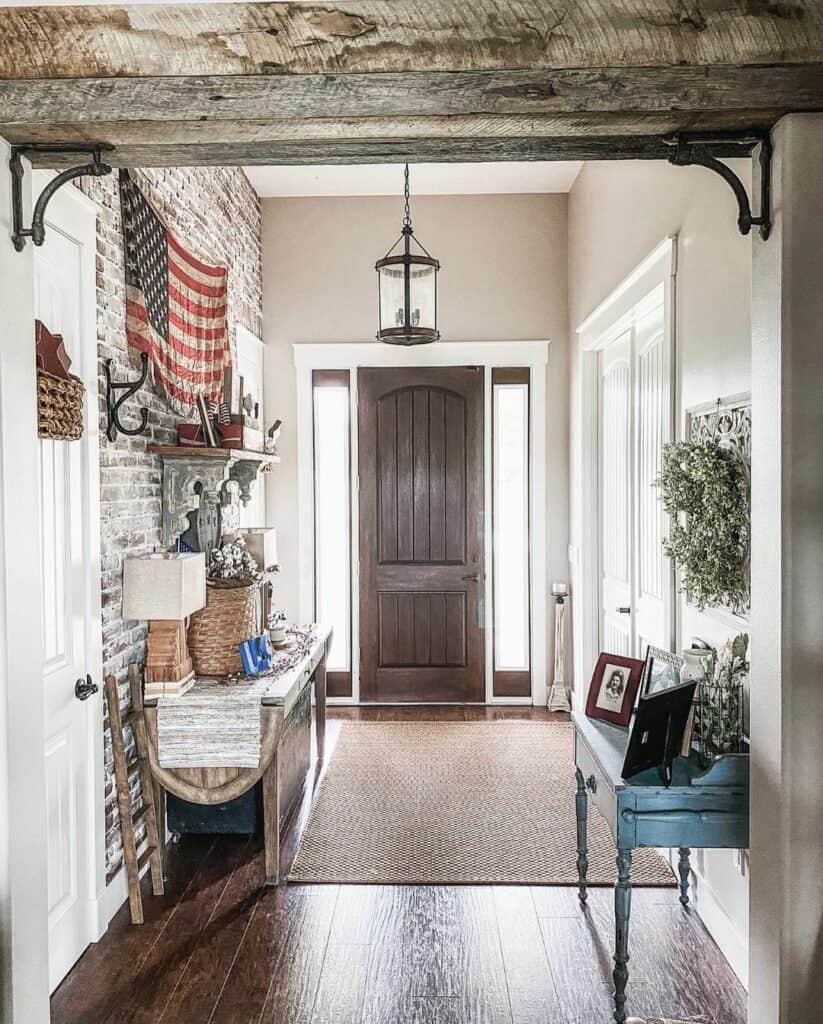 29 Farmhouse Foyers to Make Your Guests Feel Welcomed