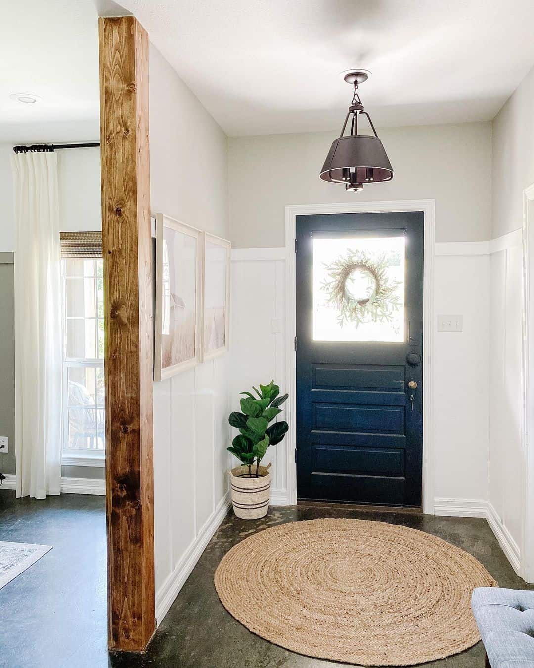 29 Farmhouse Foyers to Make Your Guests Feel Welcomed
