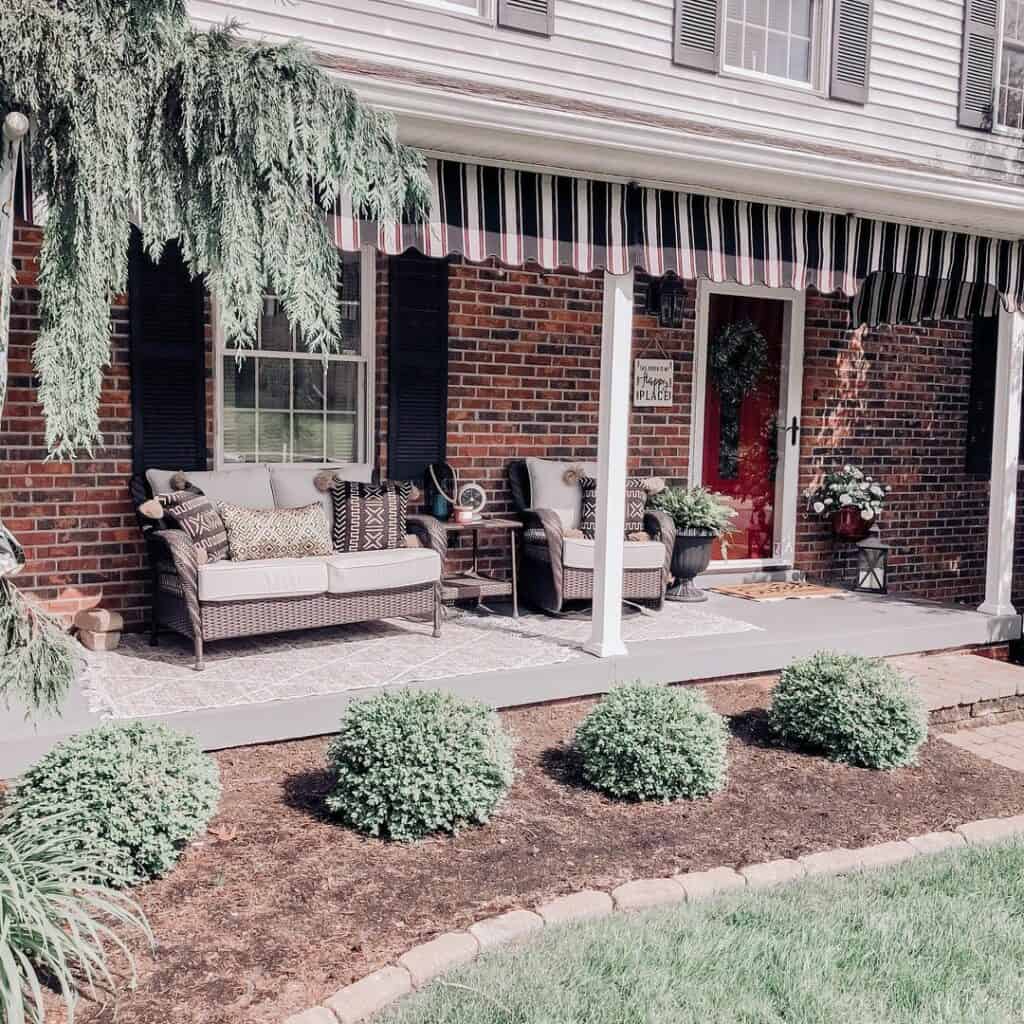 29 Front Porch Furniture Ideas To Create A Warm Entrance
