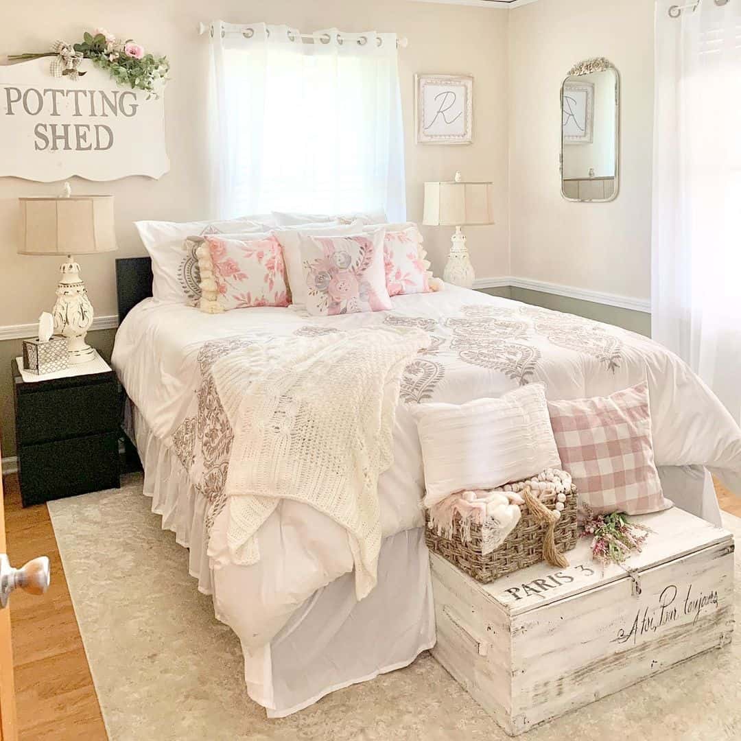 29 Elegant Grown-up Pink Bedroom Décor for Feminine Appeal
