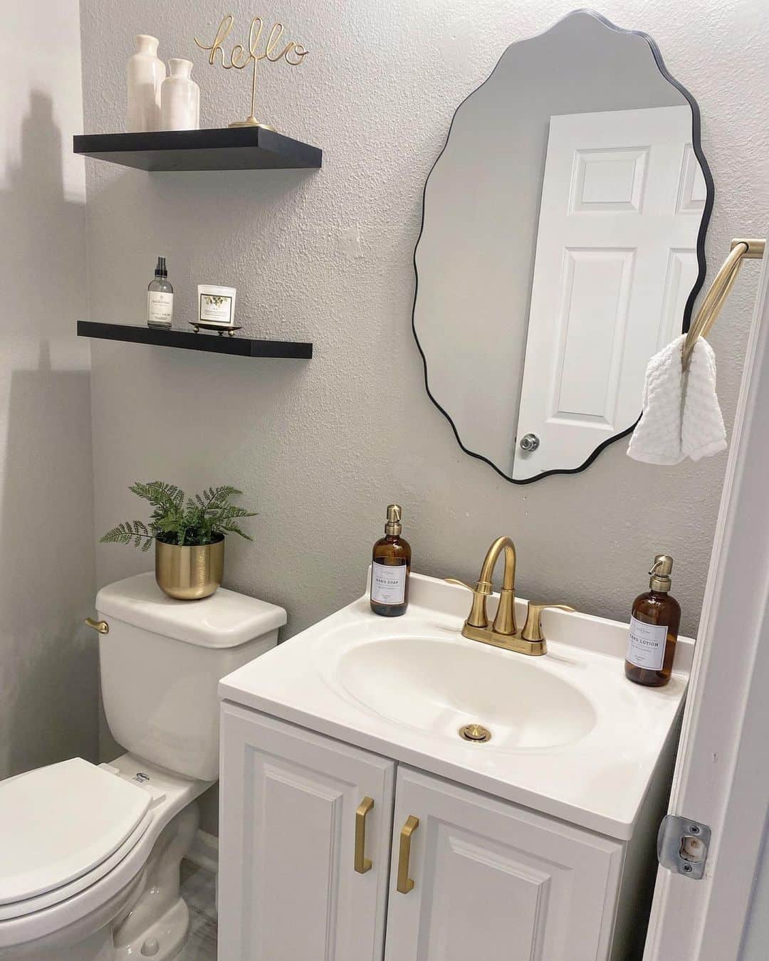 27 Guest Bathroom Décor Ideas for Various Design Styles