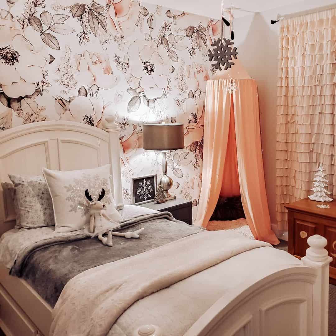 35 Cute Wallpaper for Girl’s Room Ideas for All Styles