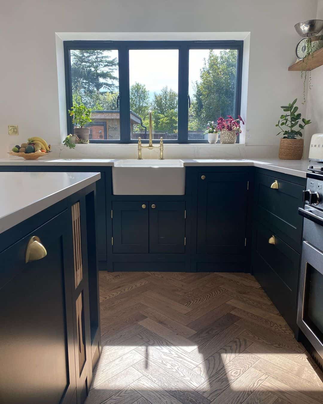30 Simply Executed Window Décor Ideas For Your Home