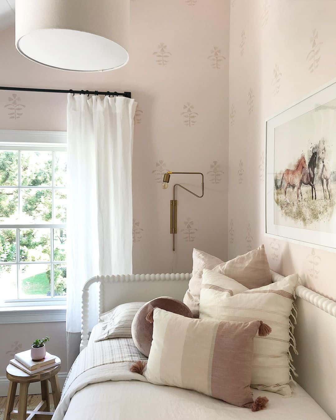 21 Pink Wall Ideas for Warm, Youthful, and Refined Rooms