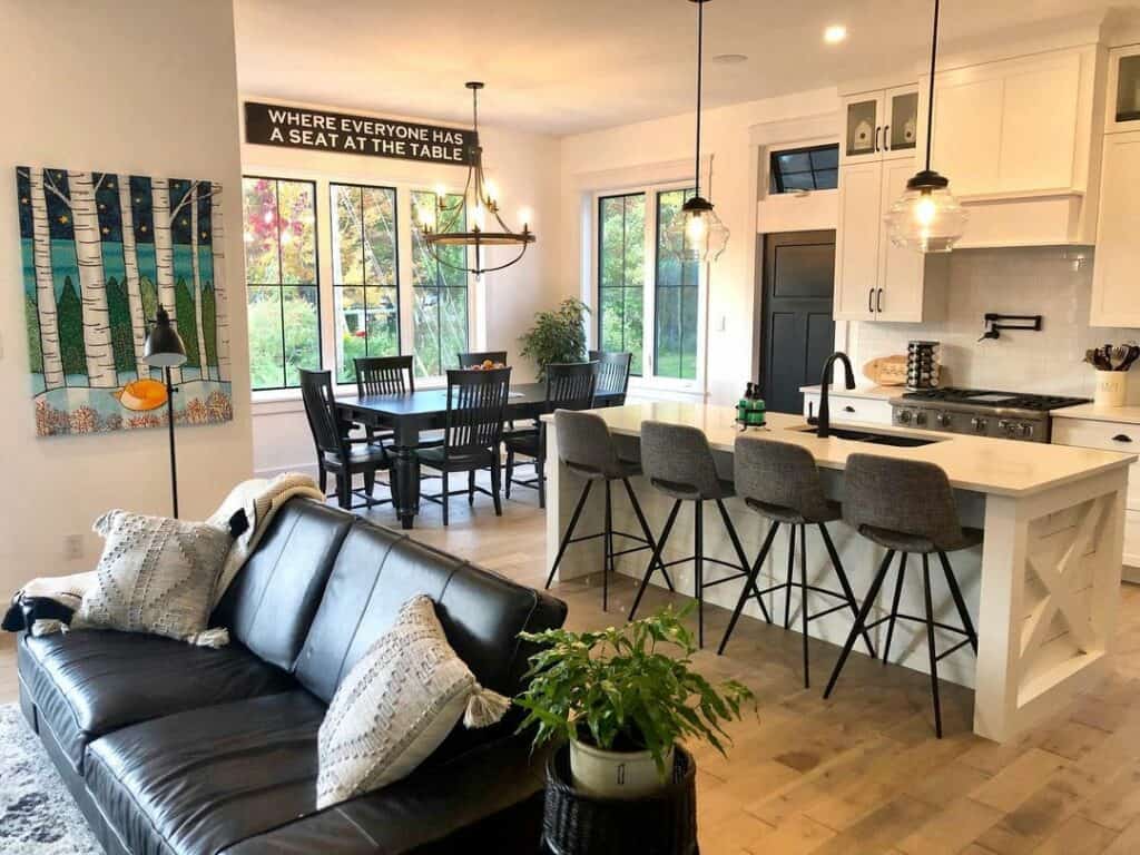 26 Transom Windows to Add to Your Abode