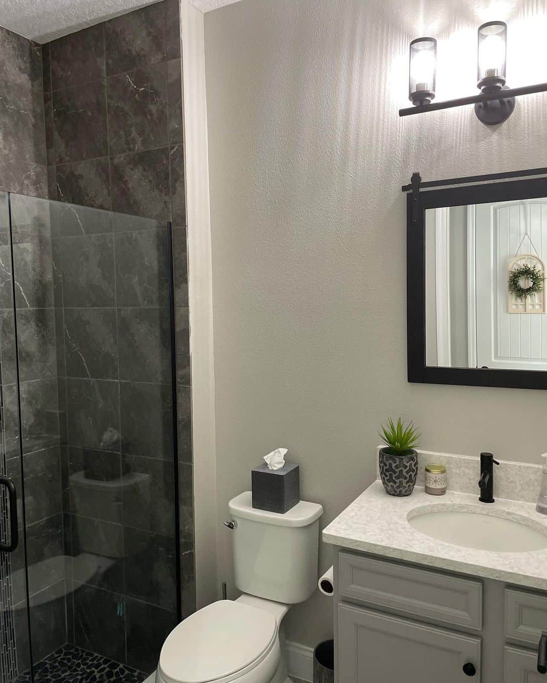 27 Guest Bathroom Décor Ideas for Various Design Styles