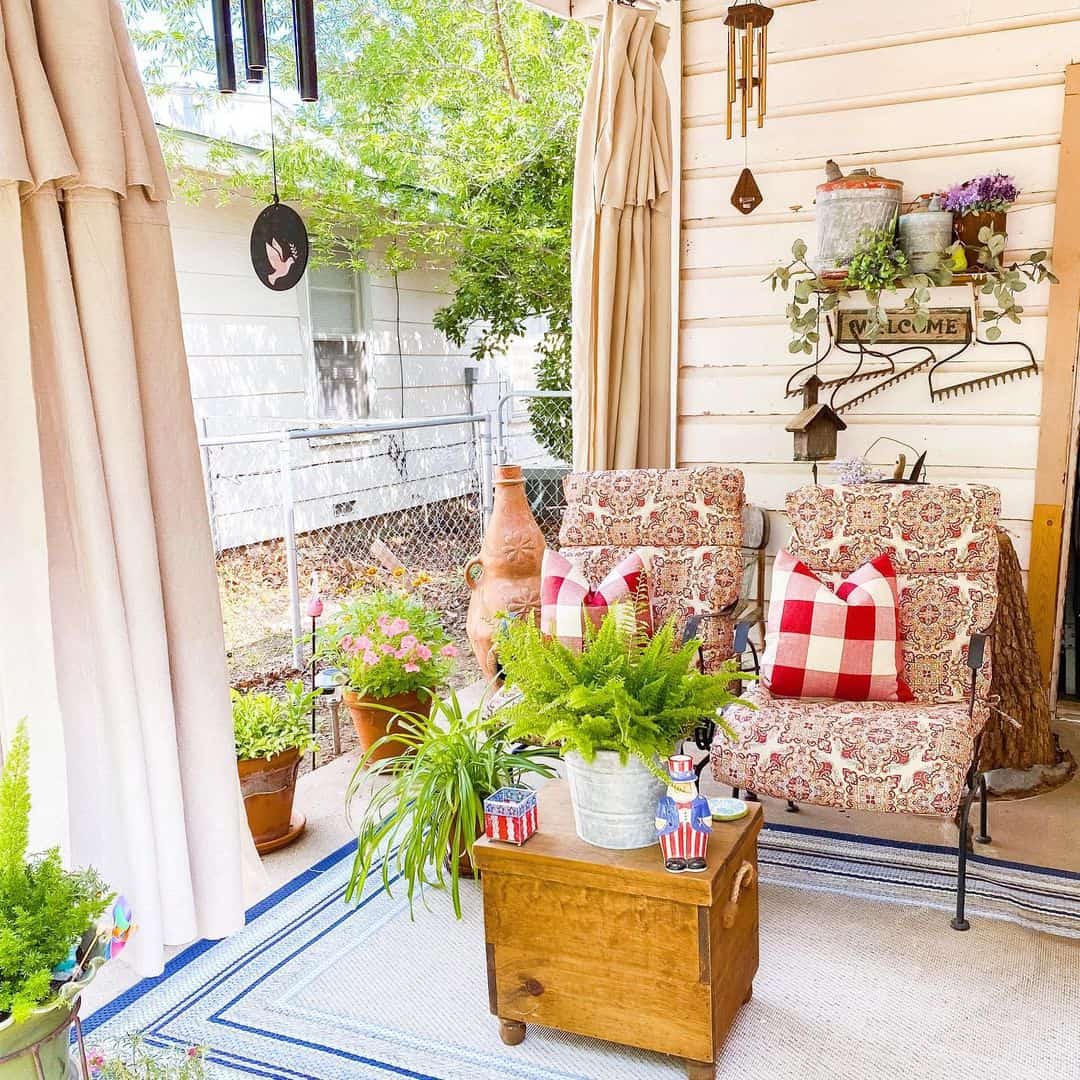 10 Attractive Patio Curtain Ideas for Your Outdoor Space