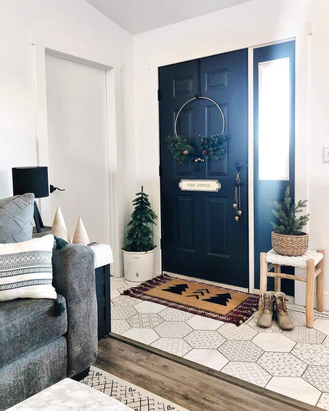 29 Fabulous Tiled Entryway Ideas