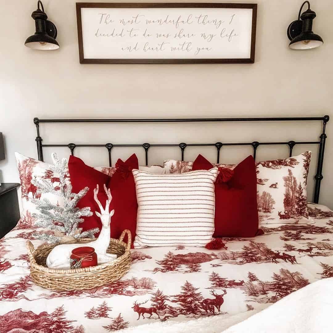 30 Bright and Bold Red Bedroom Ideas