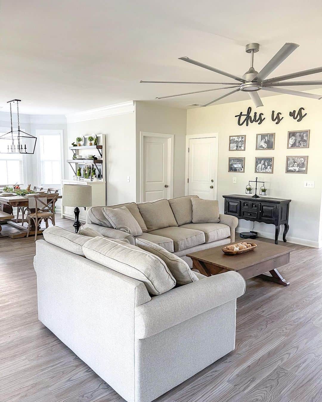 36 Open Living Room Ideas to Create a Balanced Space