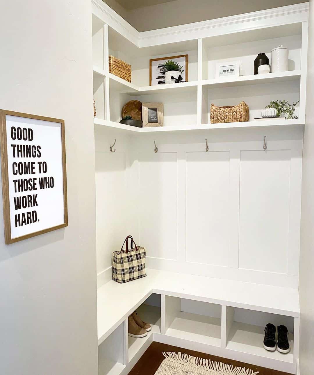 28 Mudroom Built-In Ideas for an Organized Entry