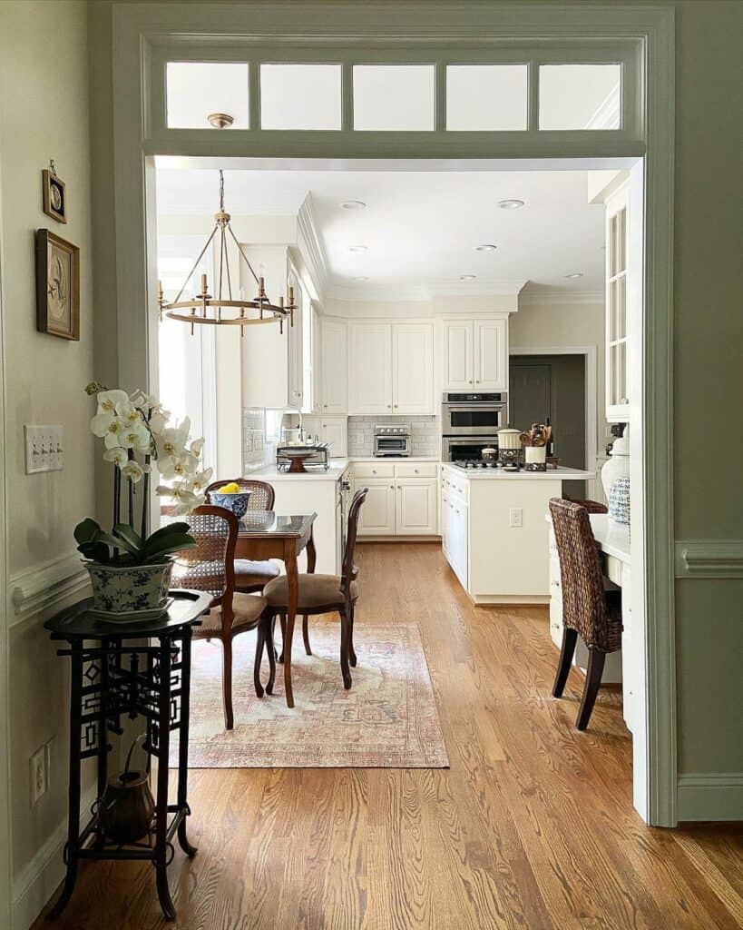 26 Transom Windows to Add to Your Abode