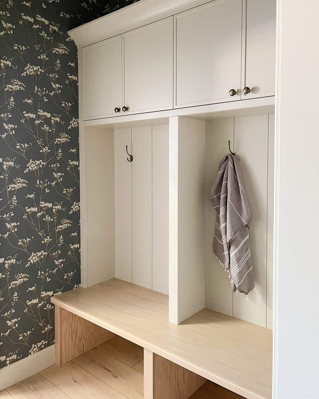 28 Mudroom Built-In Ideas for an Organized Entry