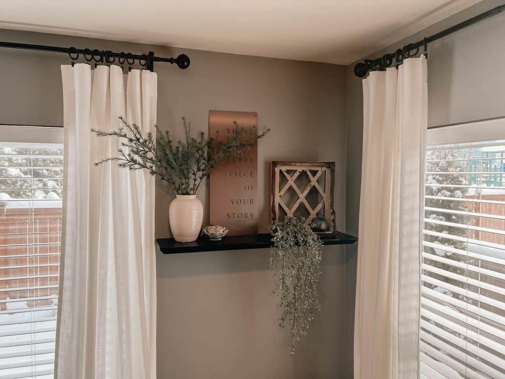 29 Charming Examples of Farmhouse Shelf Décor For Your Home