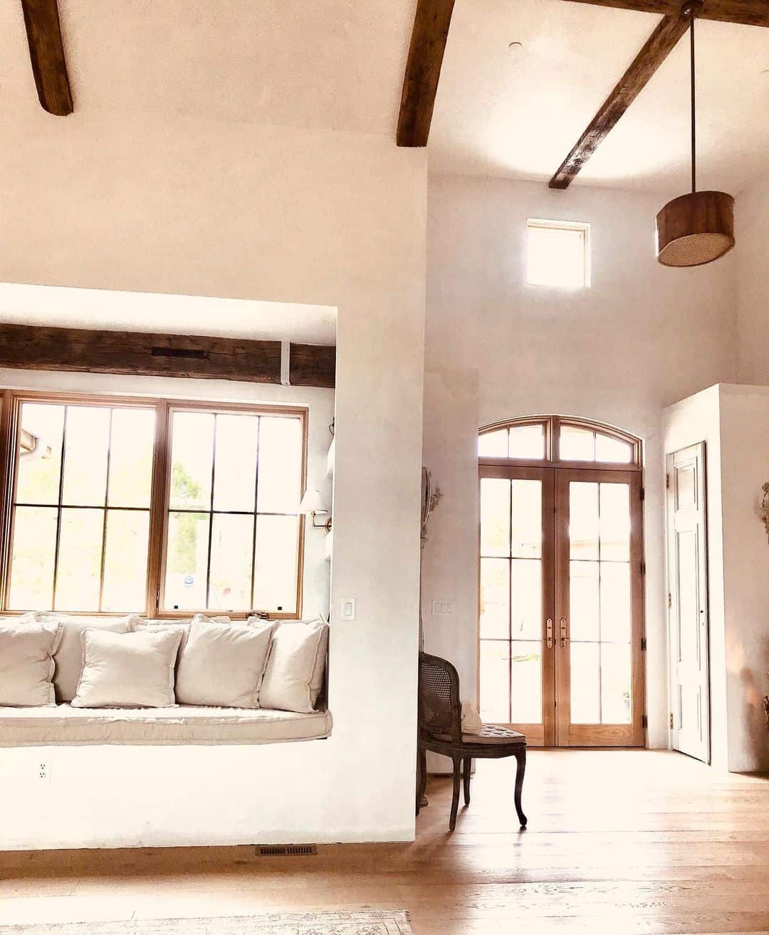 24 Window Nook Ideas to Create a Relaxing Space