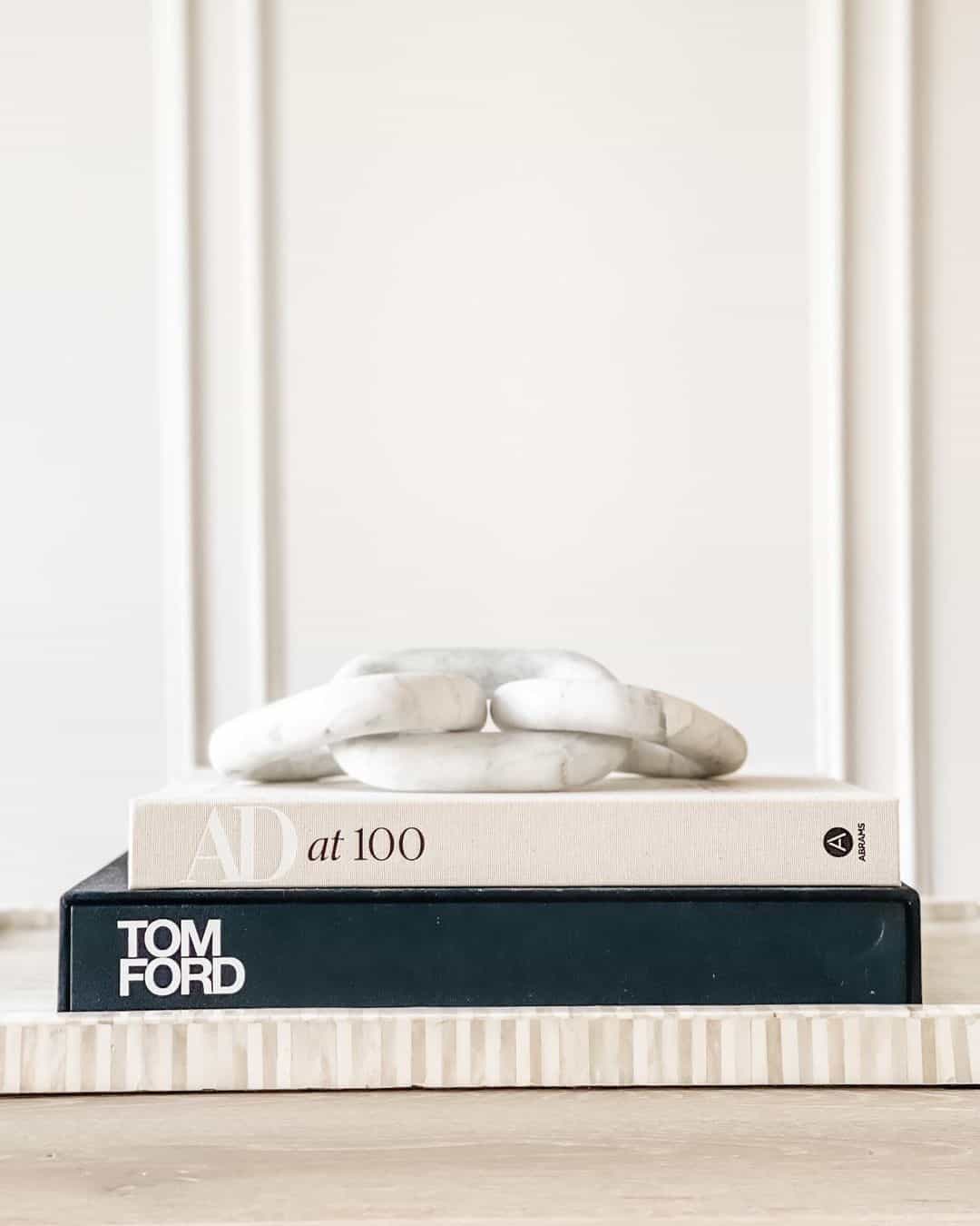 17 Sophisticated Designer Books Décor Ideas