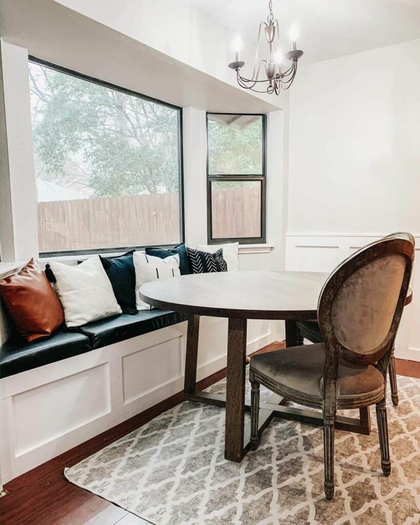10 Bay Window Seating Ideas For Your Personal Retreat