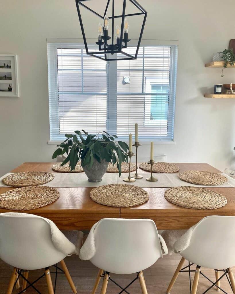 29 Small Dining Room Lighting Ideas for Superior Illumination