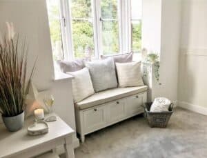 10 Bay Window Seating Ideas For Your Personal Retreat