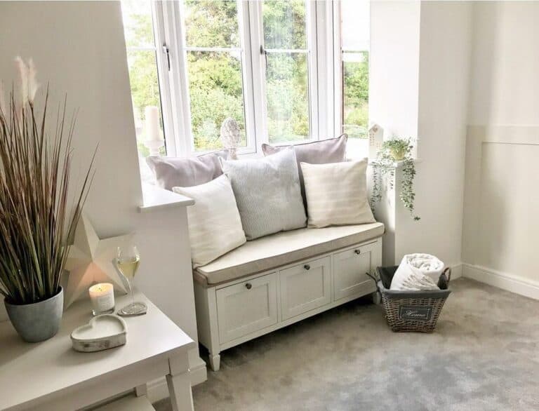 10 Bay Window Seating Ideas For Your Personal Retreat