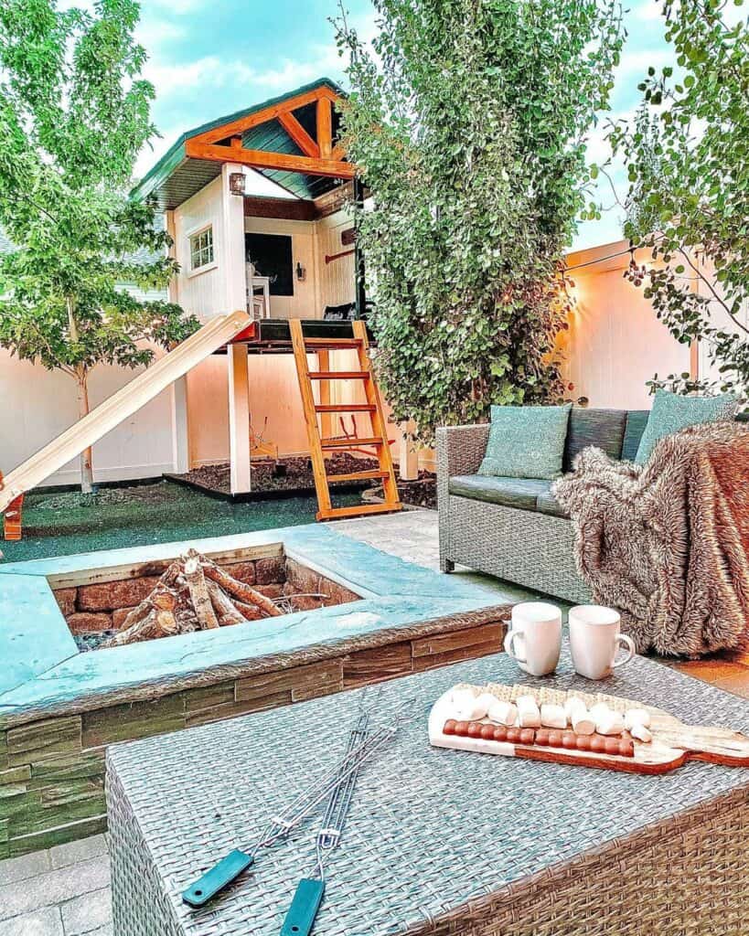 20 Firepit Ideas to Envelop You in a Warm Embrace