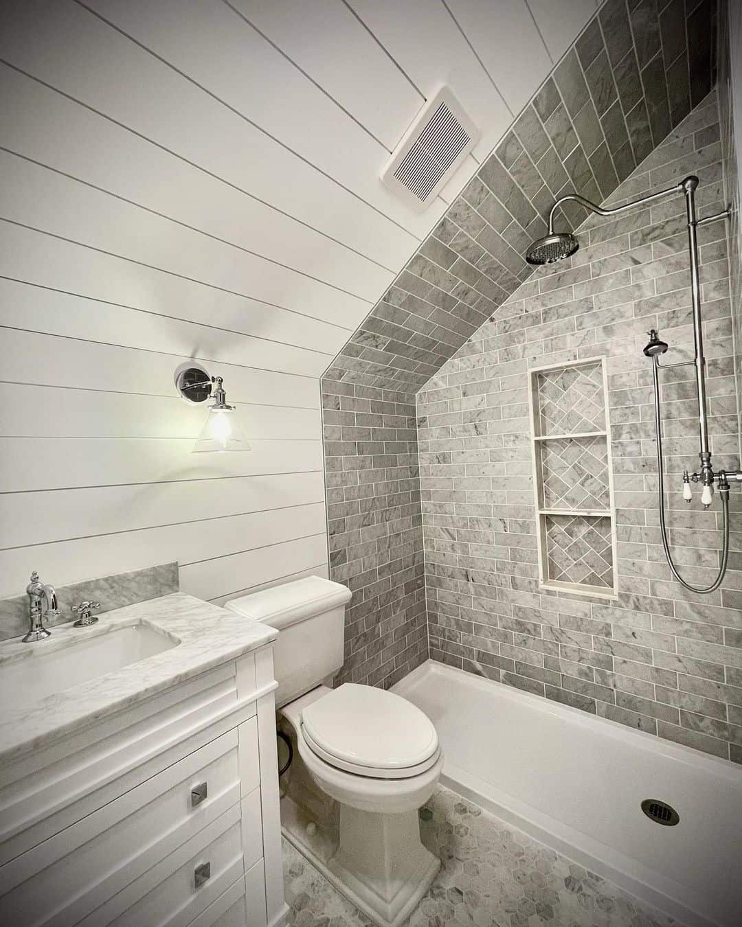 28 Modern Shower Tile Ideas That Will Revitalize Your Home