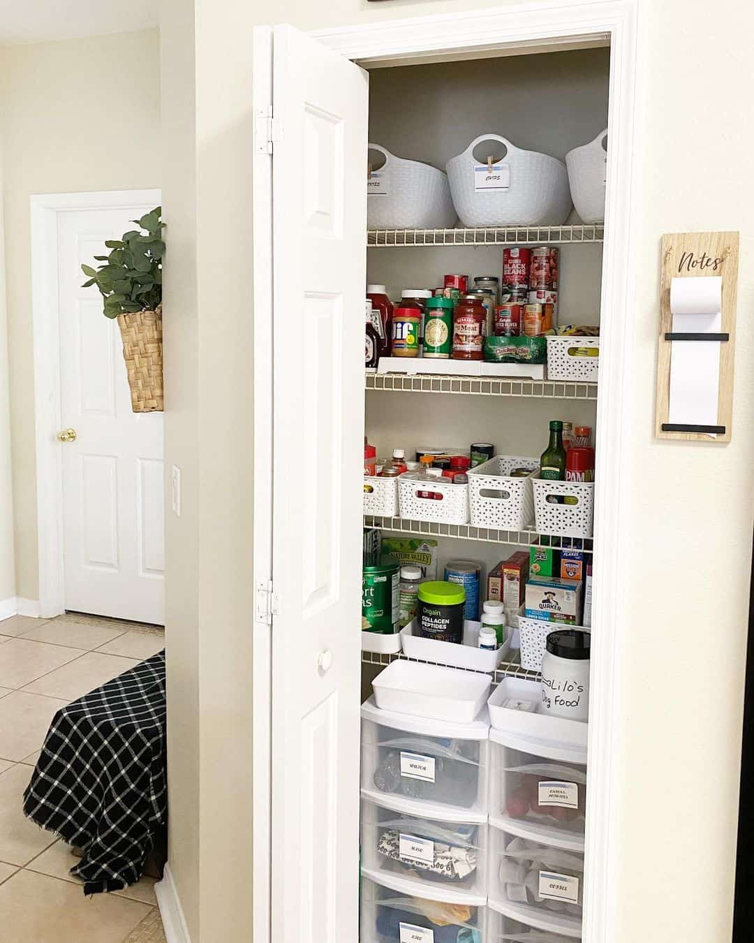 28 Small Pantry Organization Ideas To Make The Most Of Your Space