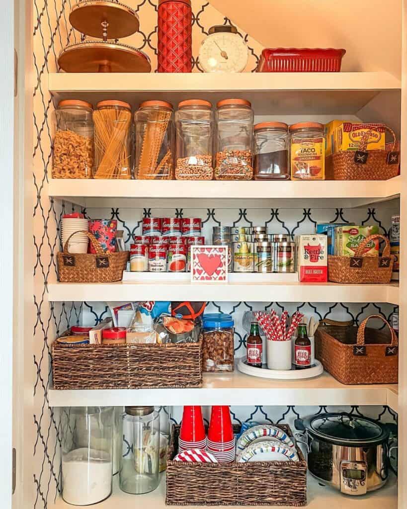 28 Small Pantry Organization Ideas To Make The Most Of Your Space