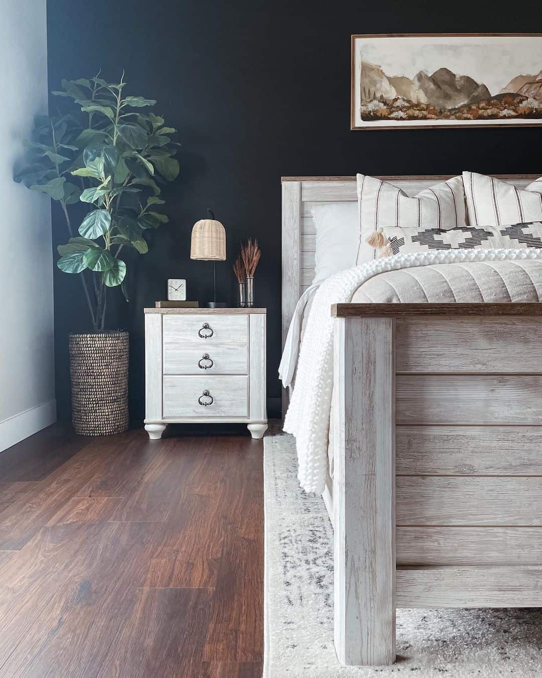 29 Modern Above Bed Décor Ideas for Your Bedroom