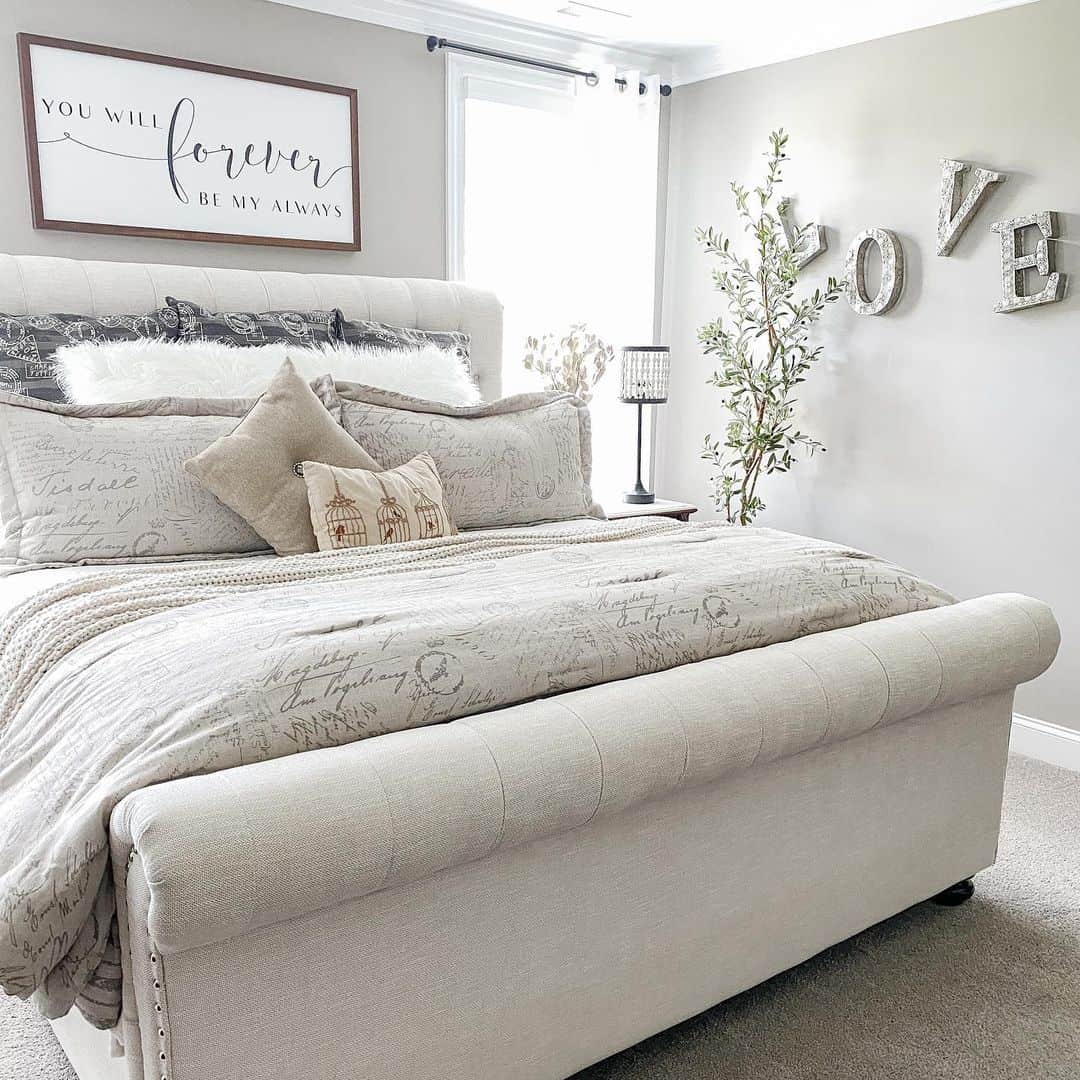 29 Modern Above Bed Décor Ideas for Your Bedroom