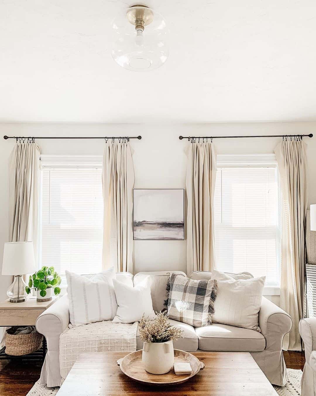 24 Small Living Room Lighting Ideas To Brighten Your Space